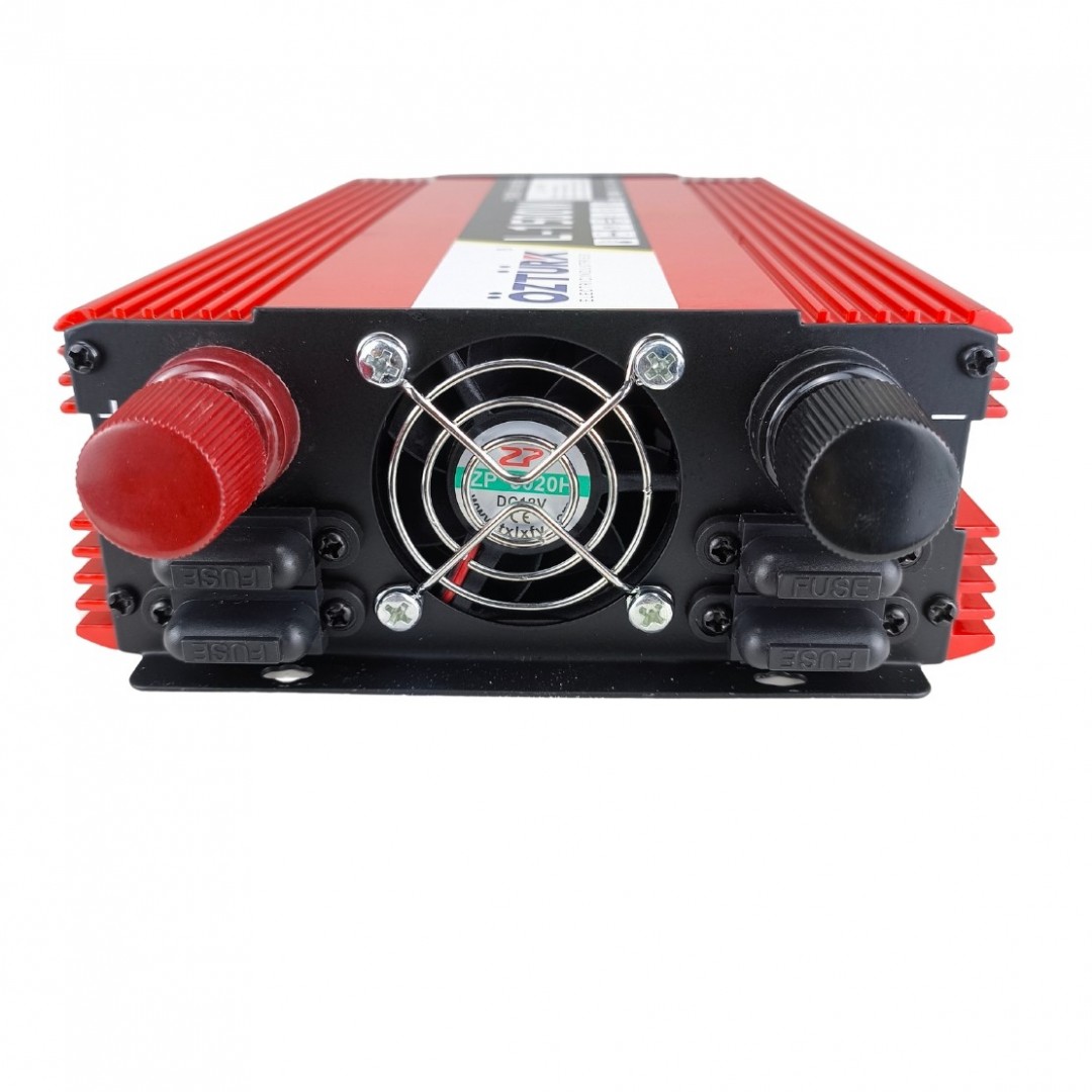 Convertisseur, Onduleur DC/AC 12V/220V 1500W avec USB 5V et 2 câbles OZTURK | L-1500W